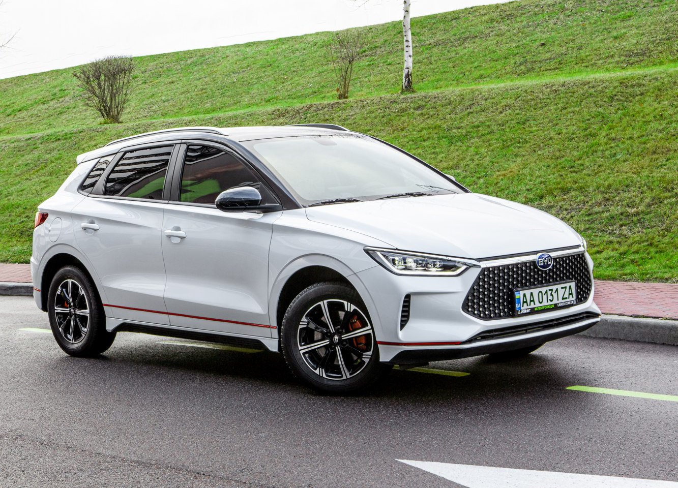 BYD e2 35.2 kWh (95 Hp) BEV